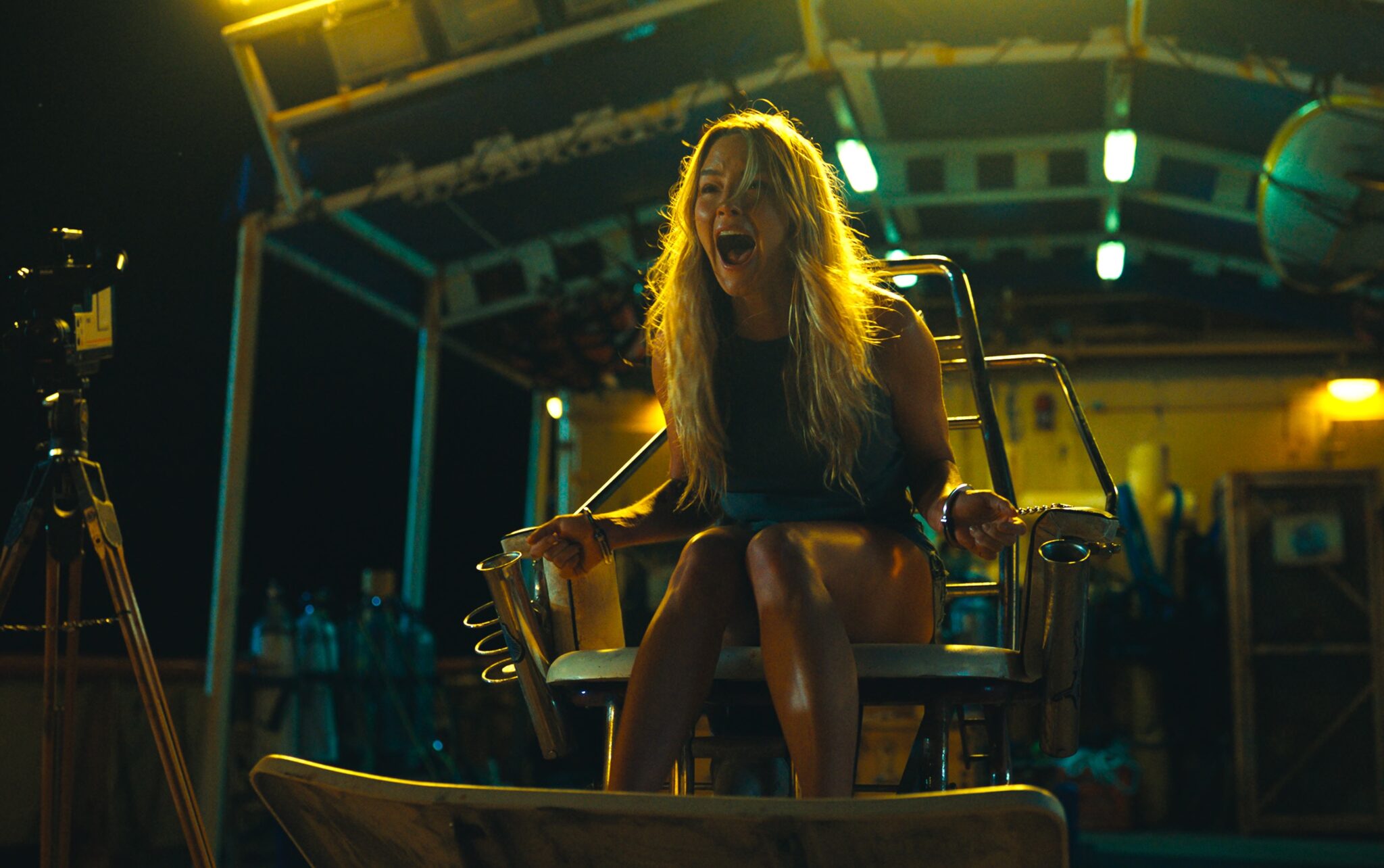 Cannes 2025 | Dangerous Animals : sur un bateau entouré de requins ...